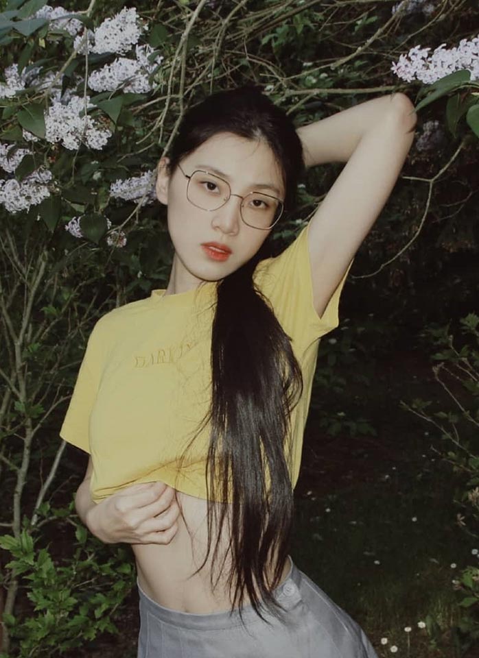 June Liu สาวหมวย หุ่นแซ่บ ทีเด็ดวงการ Pornhub นางเอกหนังผู้ใหญ่ อวดความวาบหวิว ร้อนแรง ชวนรีด