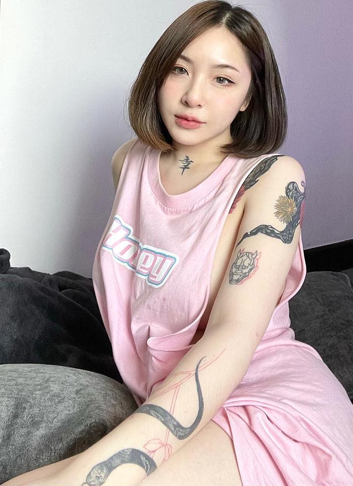 เปิดวาร์ป น้องซายา Xaya Bolin นางแบบสาว ไซส์มินิ สุดแจ่ม รอยสักเซ็กซี่ ขยี้ใจ